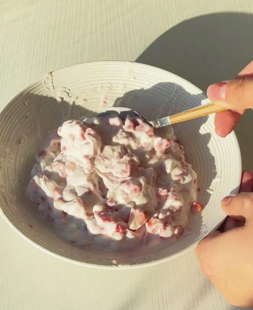 The Easiest Strawberry Yogurt Clusters - Cafe Deluxe