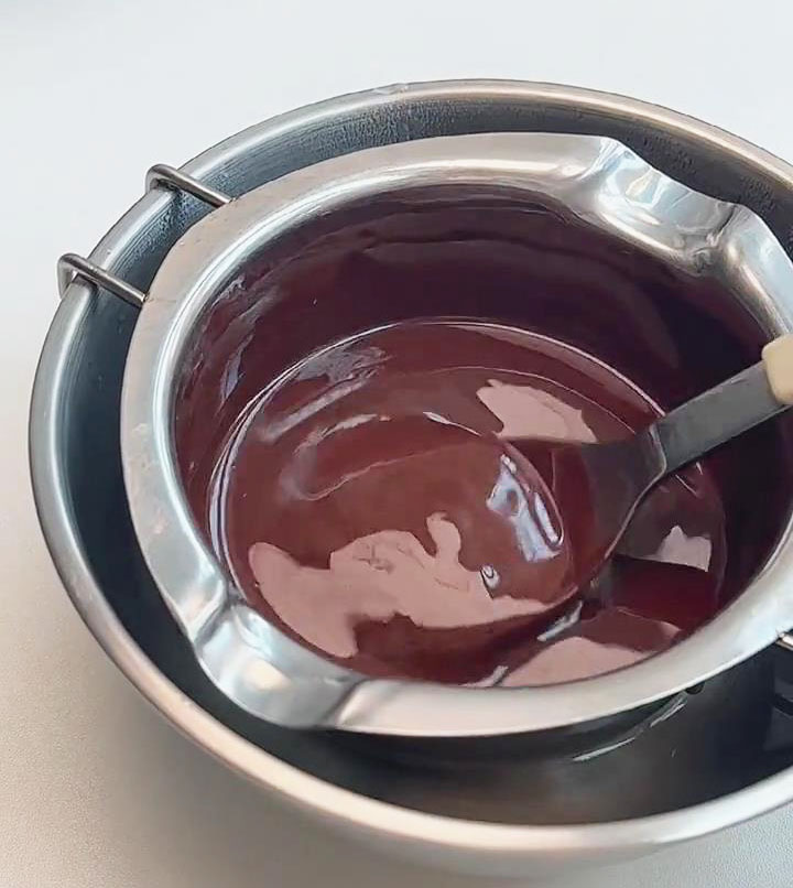 Chocolate-Covered Blueberries (3 Ingredients) - Cafe Deluxe