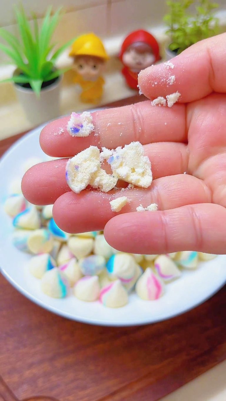 Meringue Cookies Recipe (3 ingredients) - Cafe Deluxe