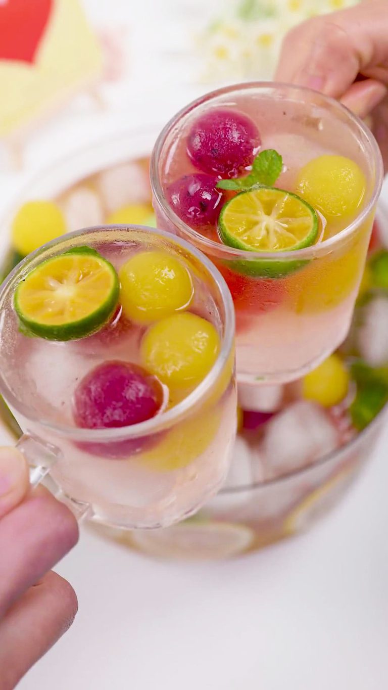 How to Make Your Own Flavored Ice Cubes - Cafe Deluxe