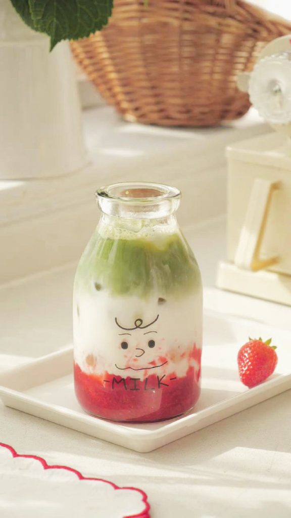 Easy Strawberry Matcha Latte - Cafe Deluxe