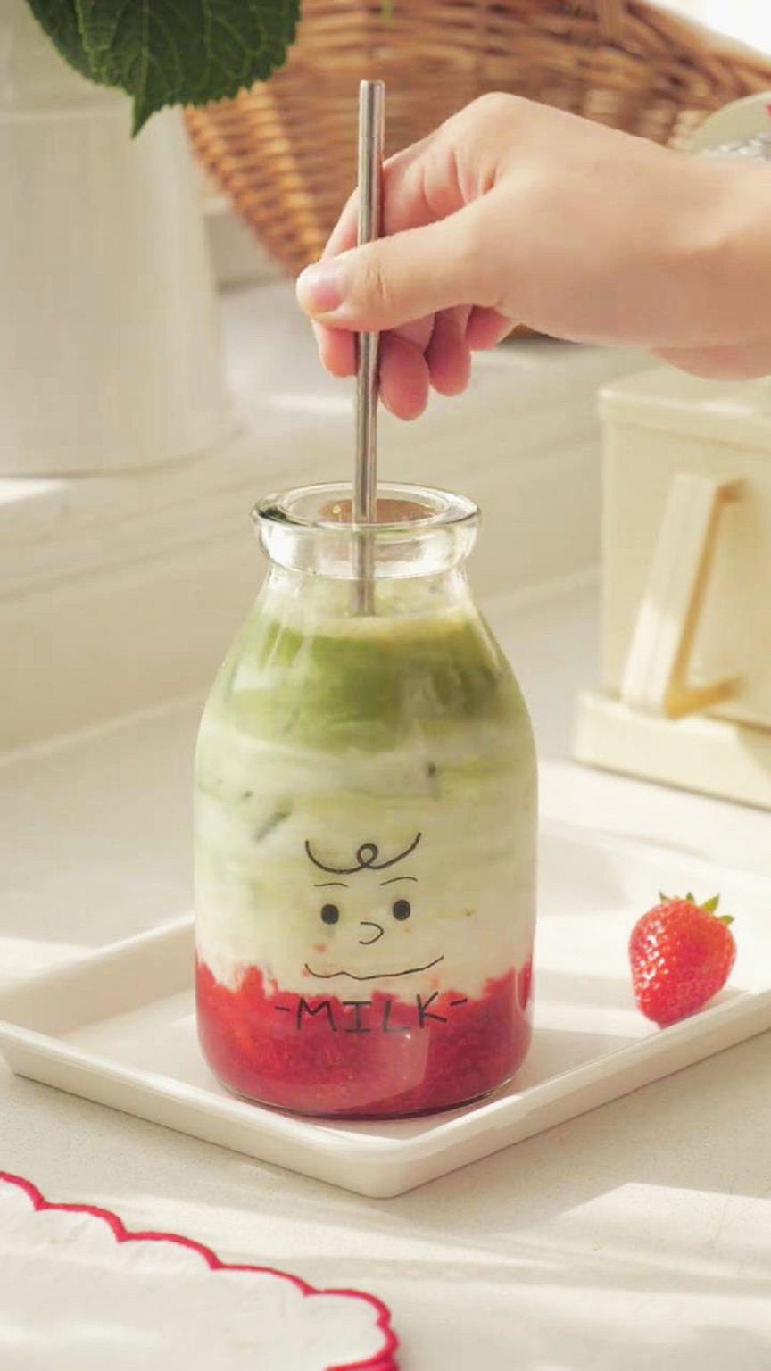 Easy Strawberry Matcha Latte - Cafe Deluxe