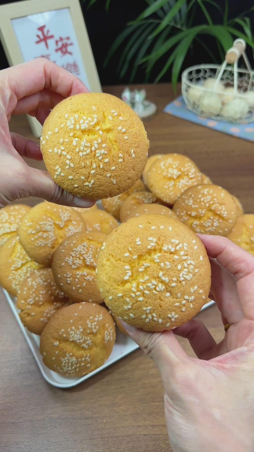 Classic Egg Cake Recipe: Soft Inside, Crispy Outside - Cafe Deluxe