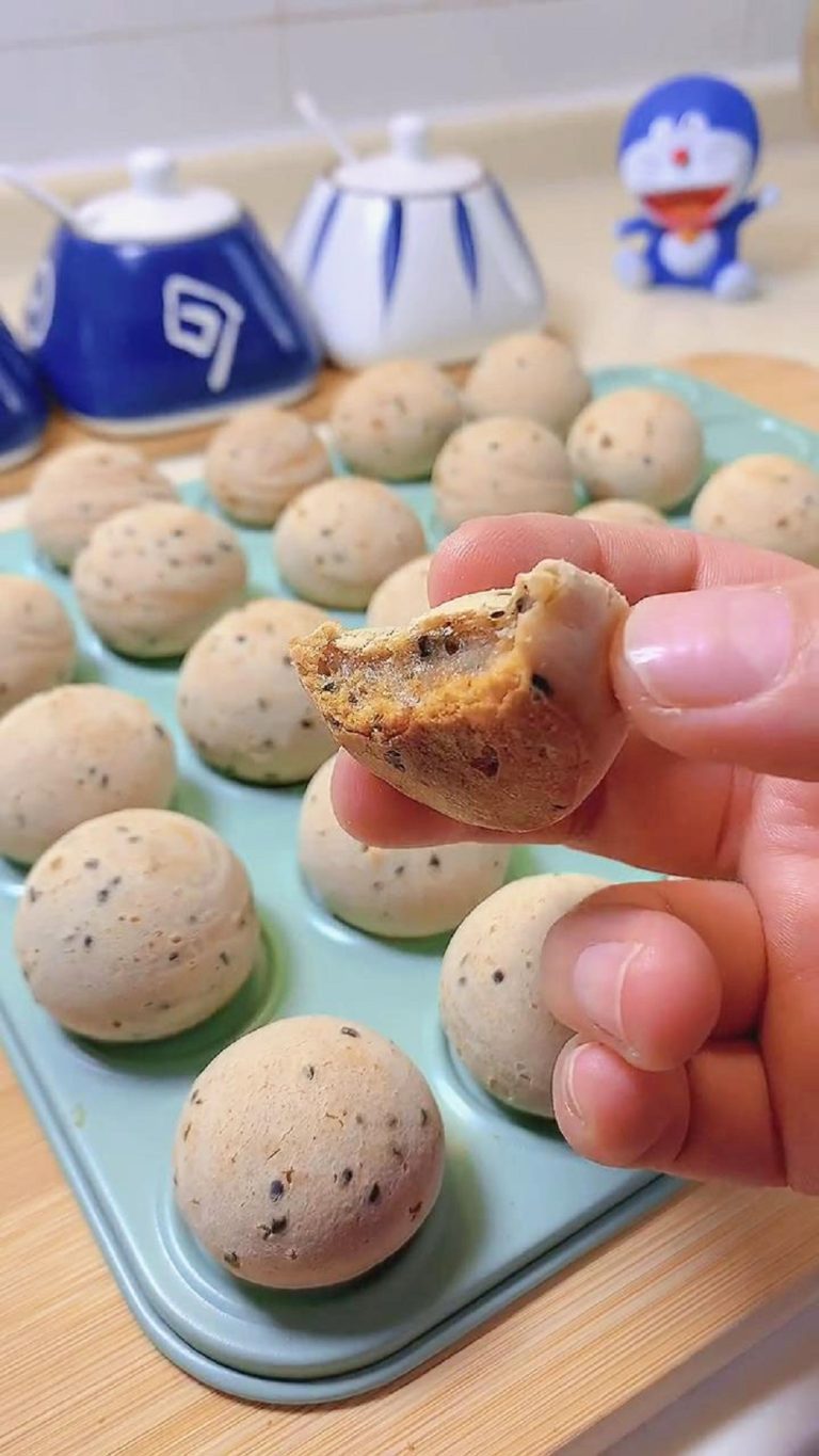 Korean Mochi Bread Recipe - Cafe Deluxe